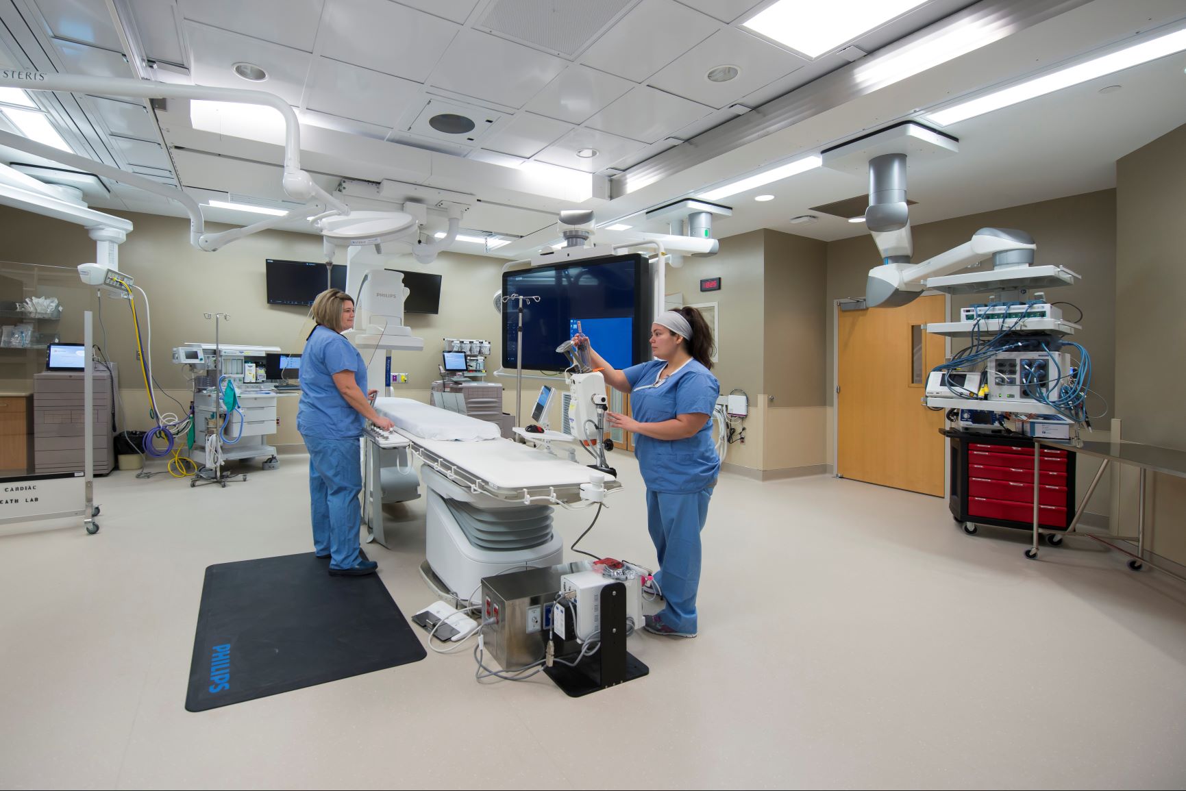 Lutheran Hospital Hybrid Cath Lab - MKM architecture + design
