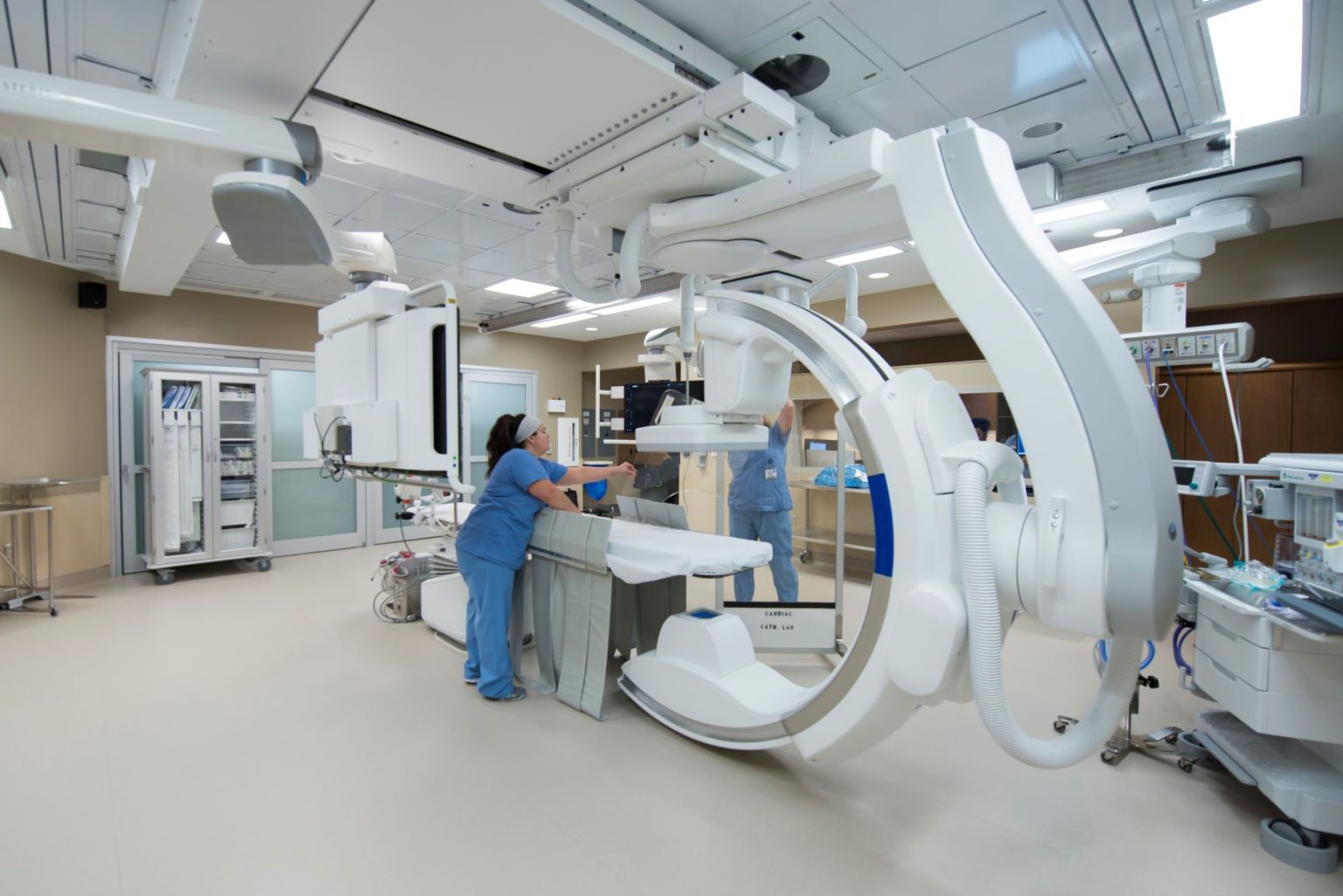 Lutheran Hospital Hybrid Cath Lab - MKM architecture + design